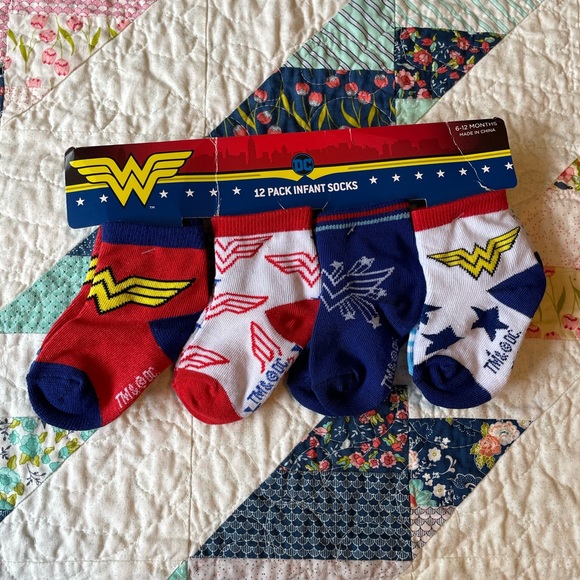 DC Comics | Accessories | Wonder Woman Socks | Poshmark